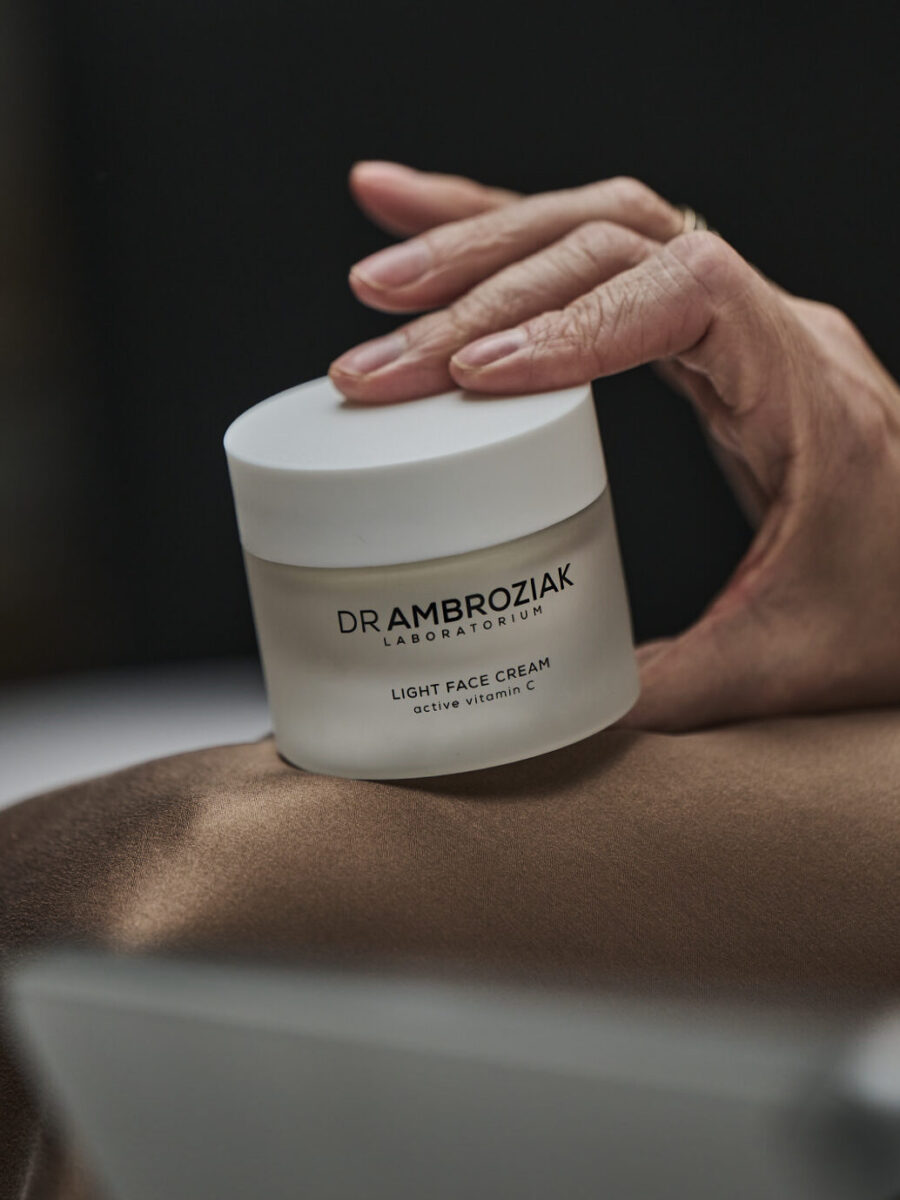 Dr Ambroziak Light Face Cream Krem nawilżający na dzień 50ml | Sklep ...